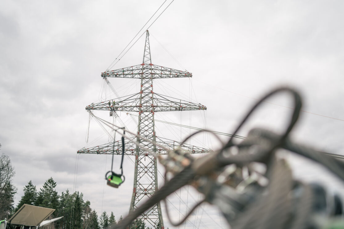 Effizienter Freileitungsbau für sichere Stromnetze